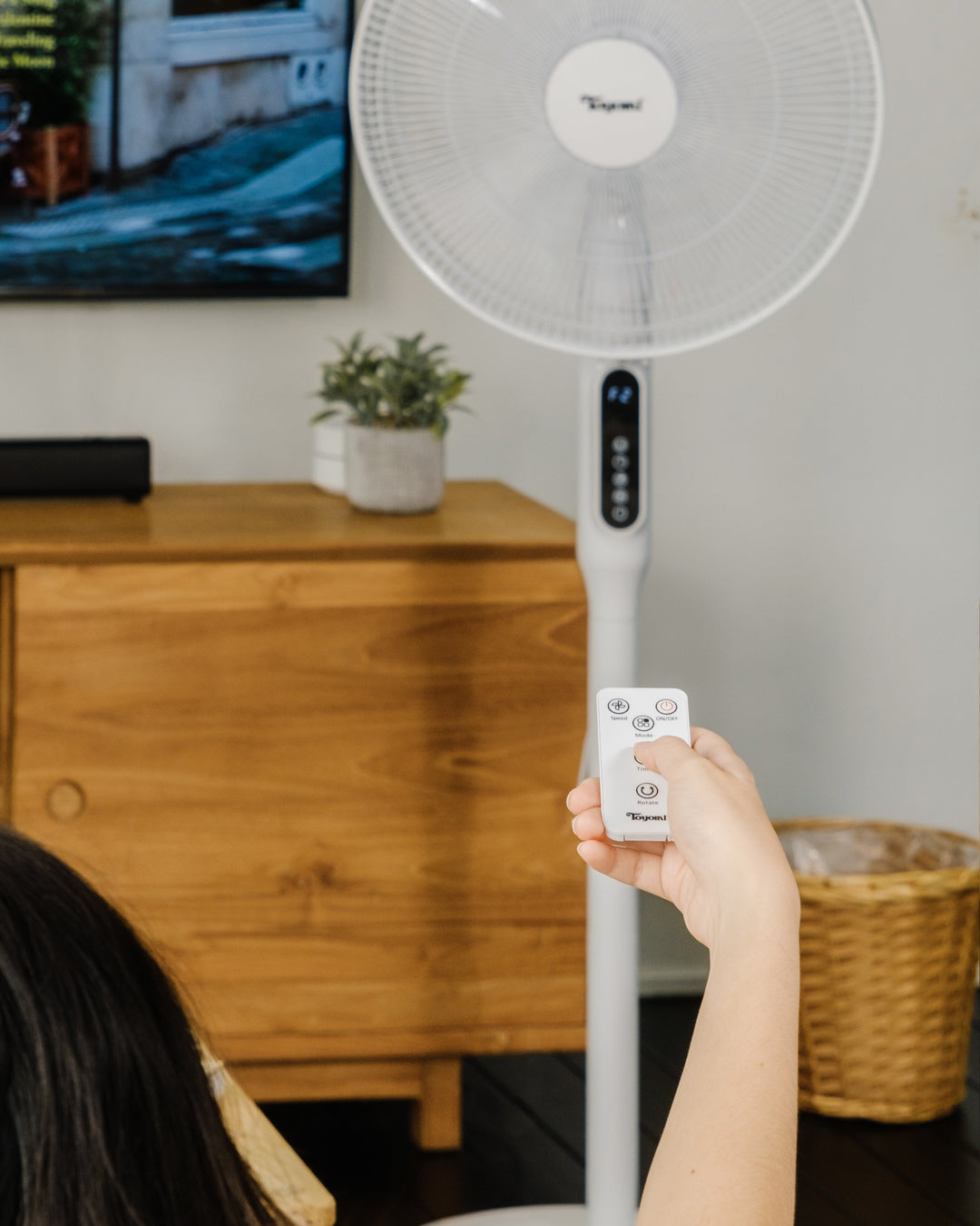 TOYOMI 16” 2-in-1 Adjustable Stand Fan FS 4088R | TOYOMI